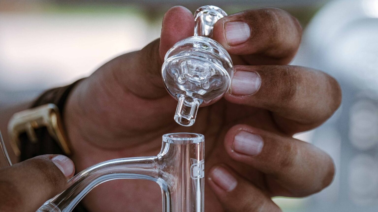Custom Glass Dab Rigs: Adding a Personal Touch to Your Collection